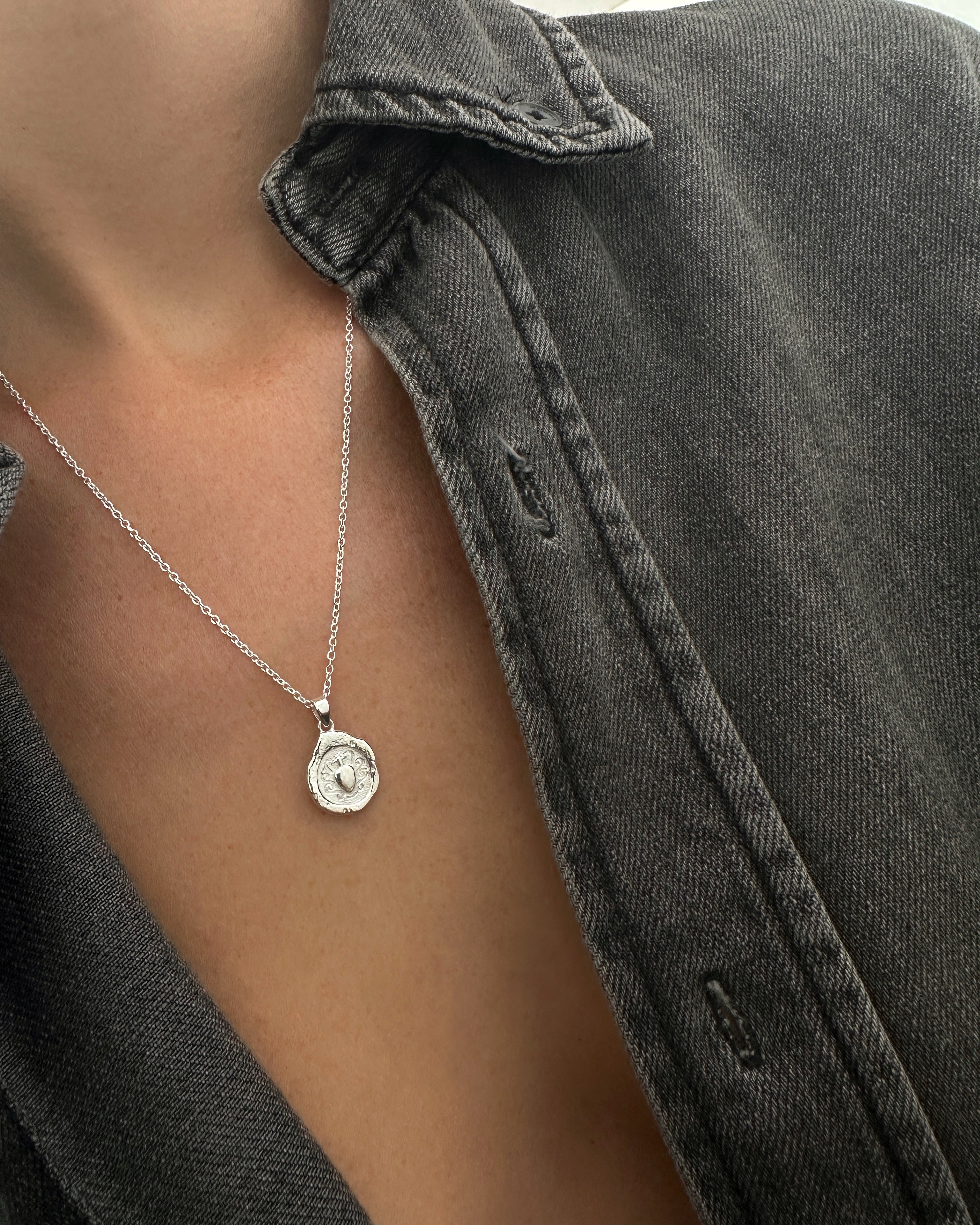 Vera Necklace - Silver – hunter x hunter
